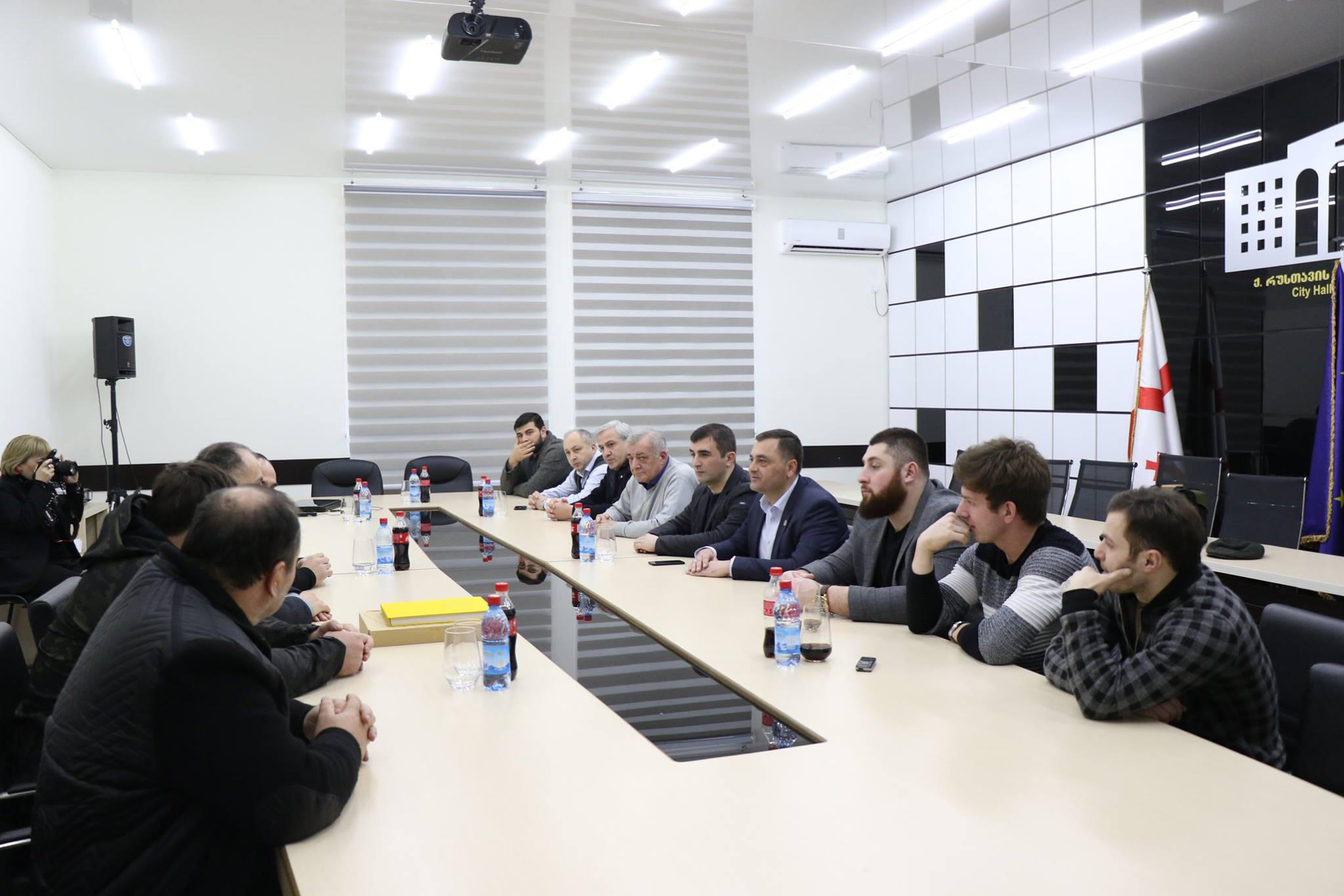 რუსთავის მერმა ლაშა ტალახაძეს უმასპინძალა