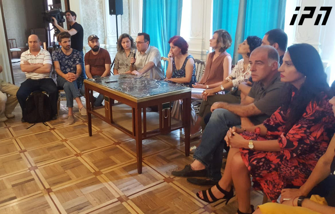 მწერლები „მწერალთა სახლისა“ და „ქართული წიგნის ეროვნული ცენტრის ...