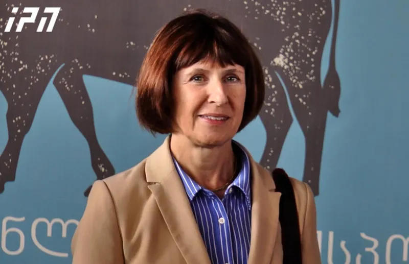 Elizabeth Rood: Kelly Degnan will come here fully committed to do ...