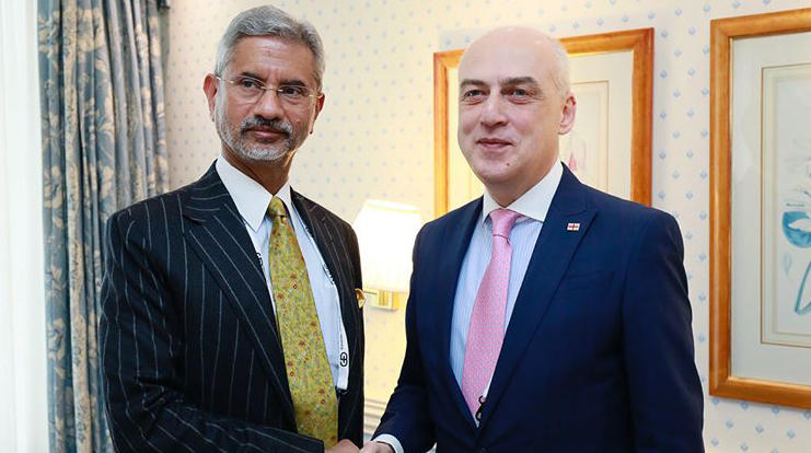 დავით ზალკალიანმა ინდოელ კოლეგას ანიტა ფაცაციას სიცოცხლის ...