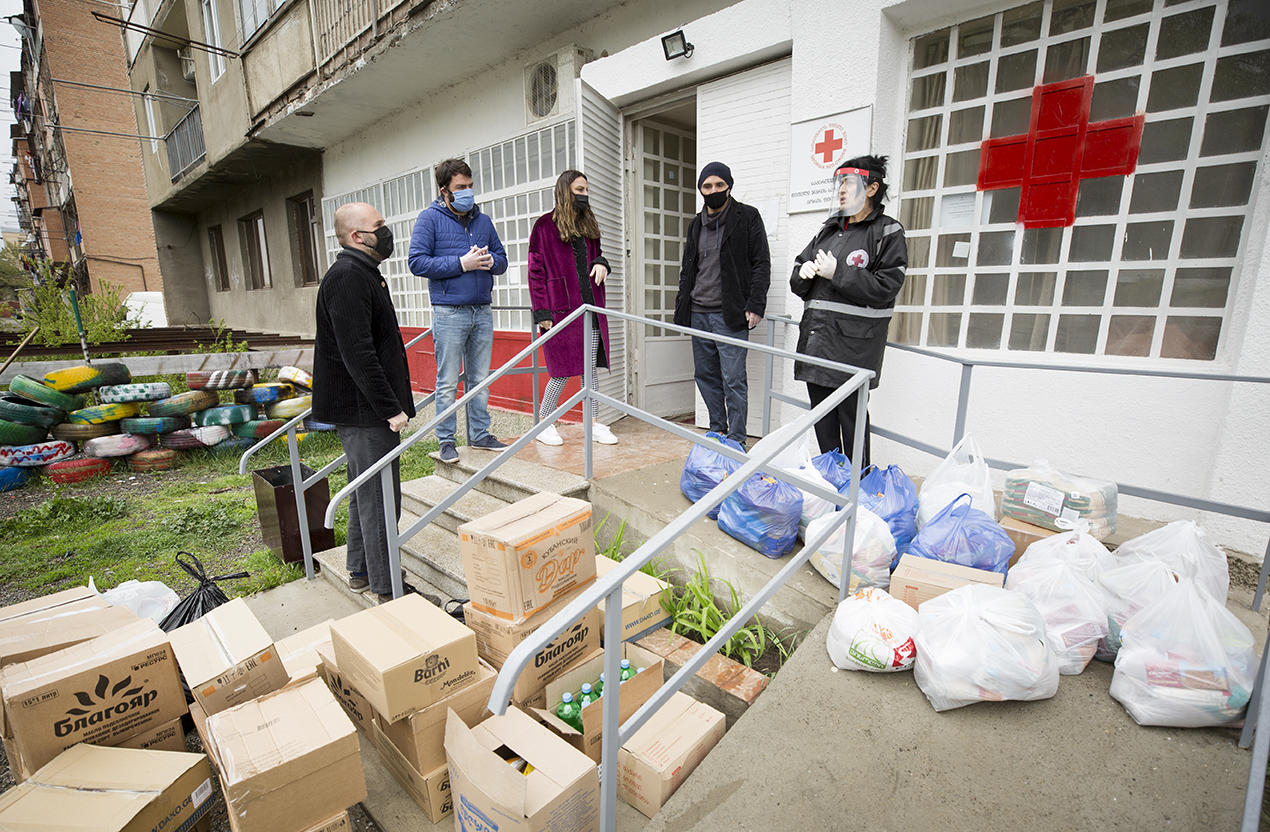 "მოძრაობა მომავლისთვის" და "ლელოს" წევრებმა წითელ ჯვარს საოკუპაციო ...
