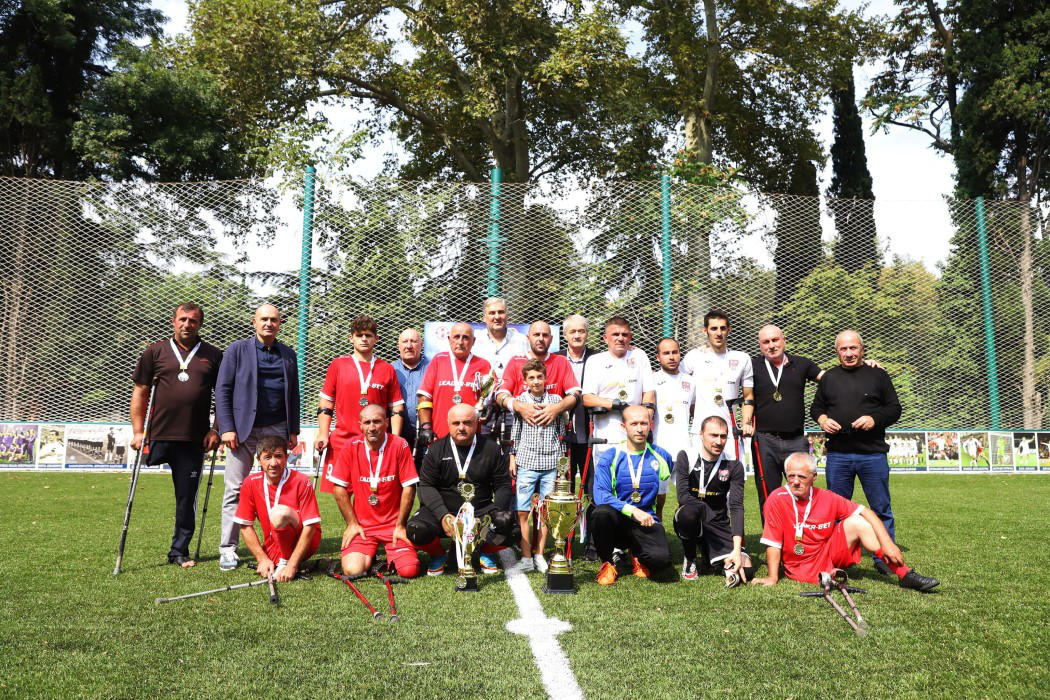 მინი-ფეხბურთში ამპუტანტ ფეხბურთელთა შორის აფხაზეთის ომში დაღუპულ ...