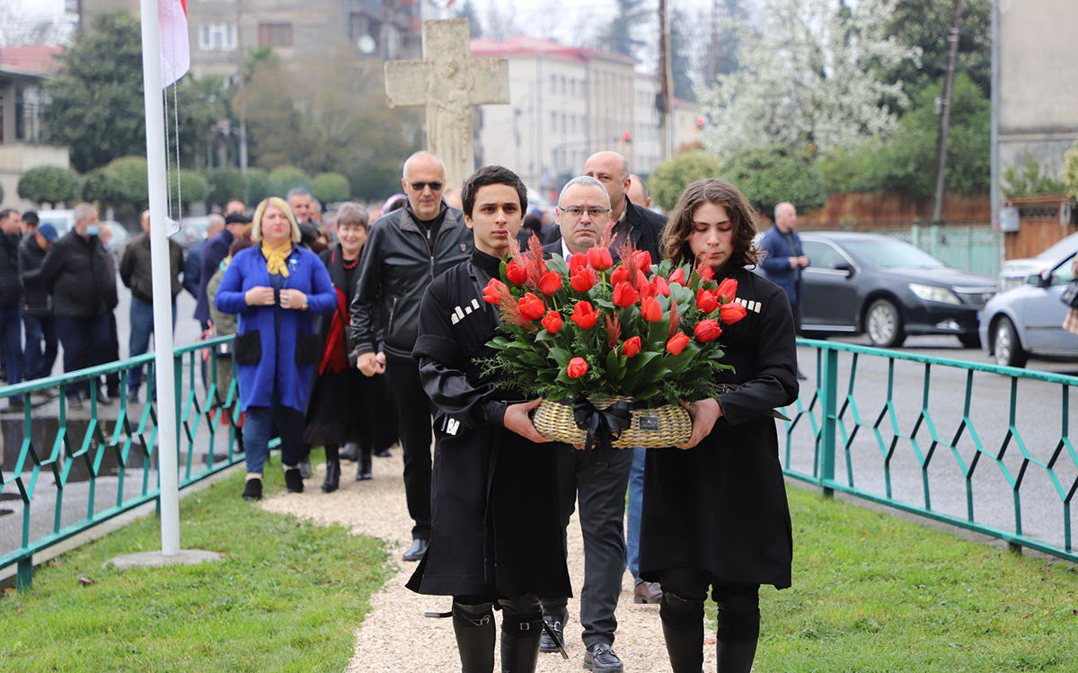 ზუგდიდში 9 აპრილს დაღუპულთა ხსოვნას პატივი მიაგეს