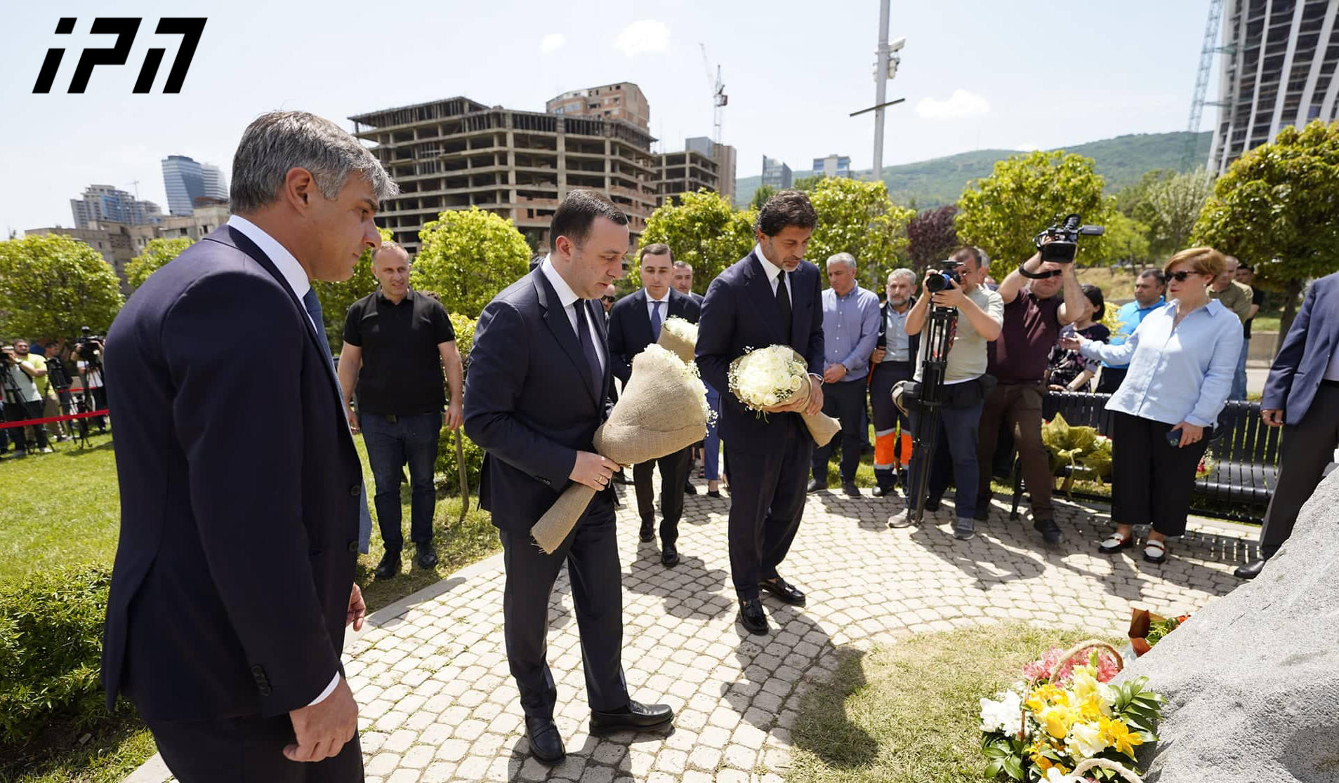 ირაკლი ღარიბაშვილმა და კახა კალაძემ 2015 წლის 13 ივნისს დაღუპულთა