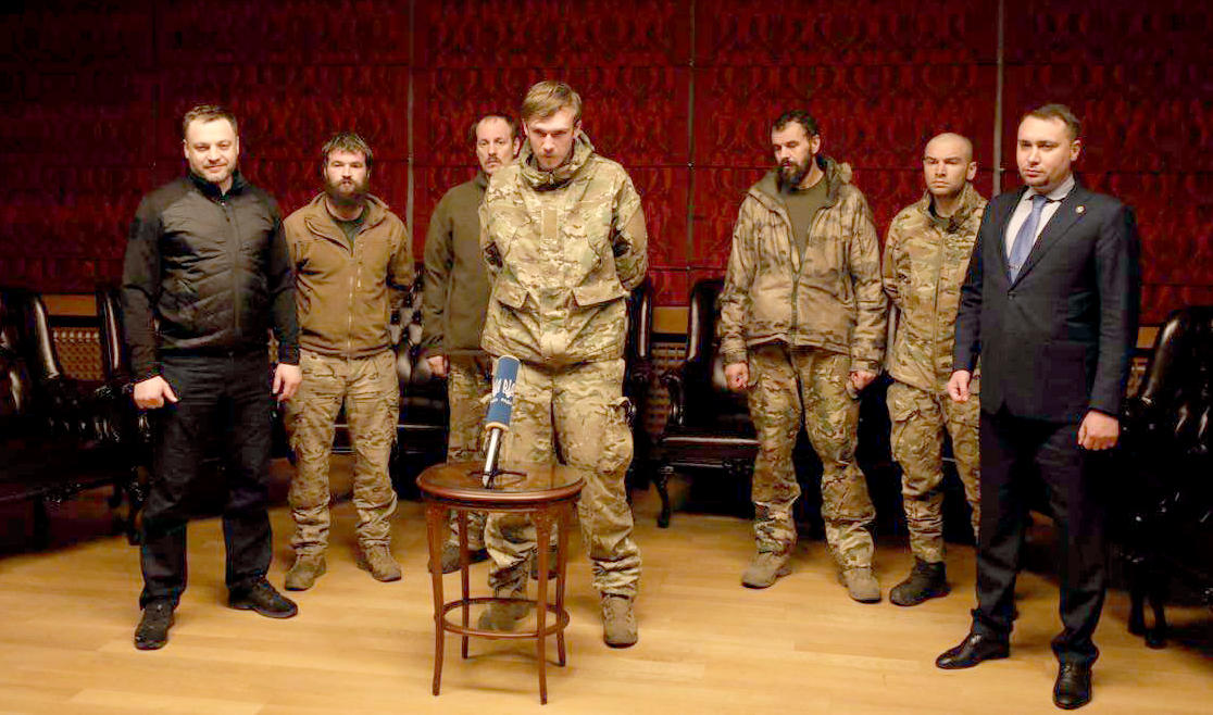 რუსეთის ტყვეობიდან დენის პროკოპენკო, სვიატოსლავ პალამარი და სერგი ...