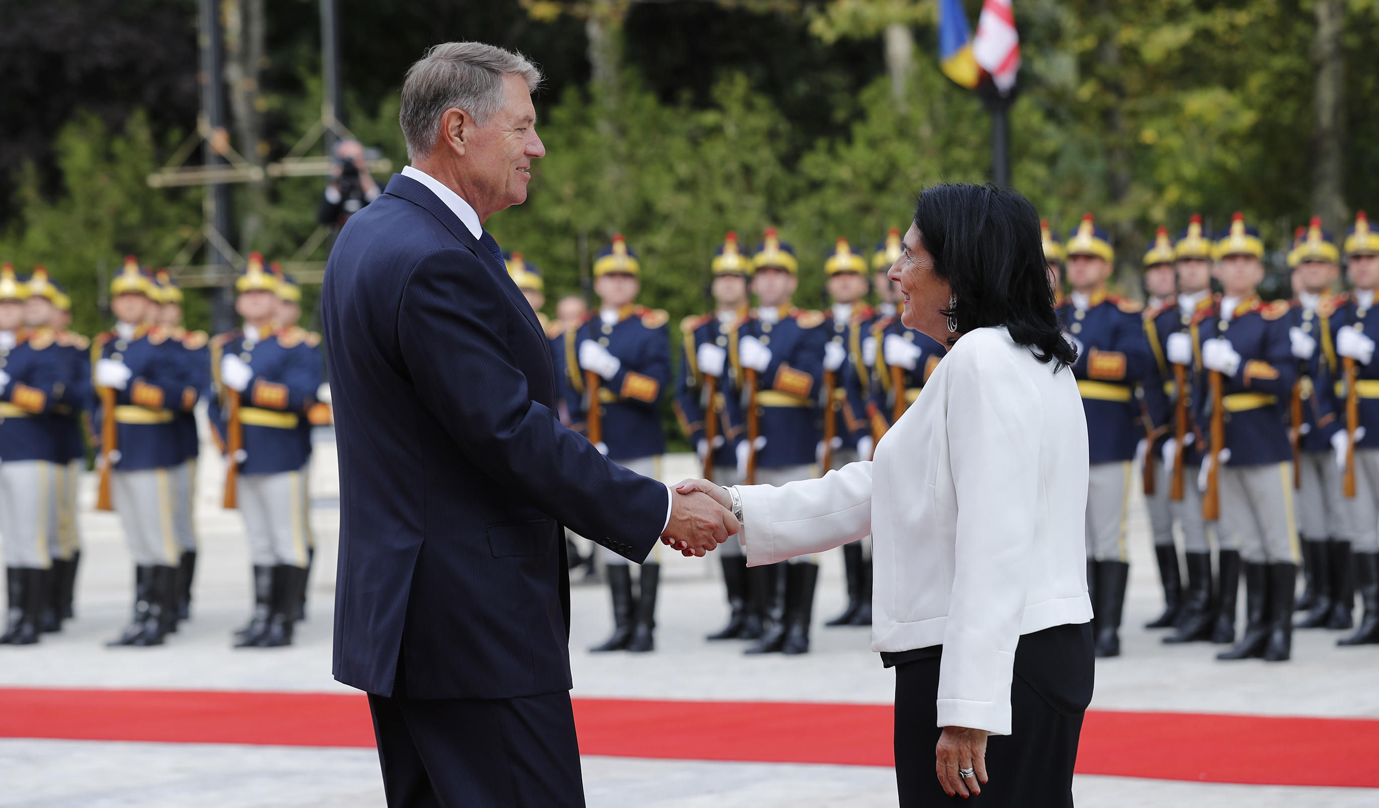 პრეზიდენტი - მივესალმებით ევროკავშირის და ამერიკის ძალისხმევას, რომ ...