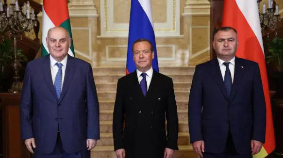 Dmitry Medvedev at the meeting with Aslan Bzhania and Alan Gagloev: We ...