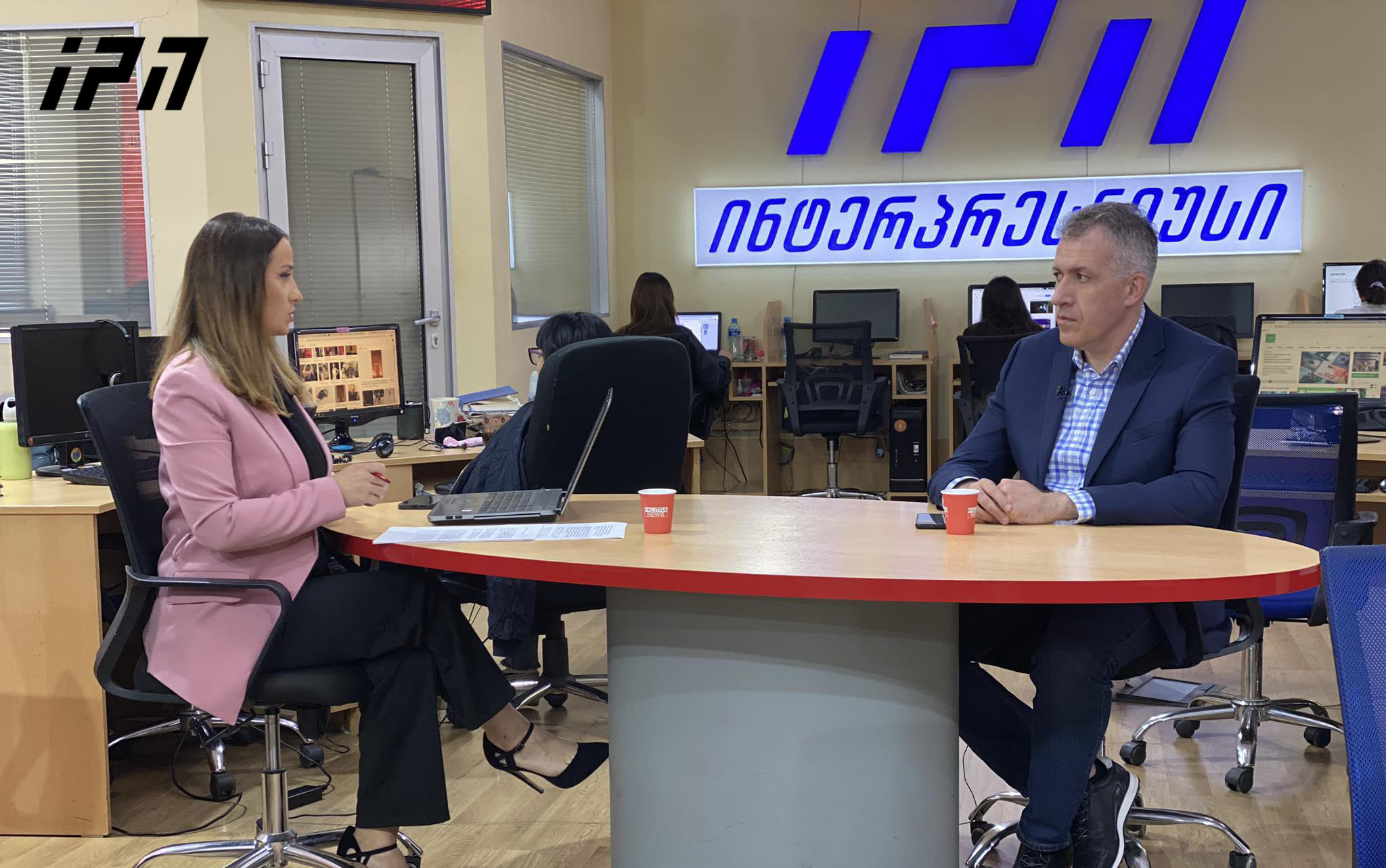 სერგო ჩიხლაძე უცნაური იყო ნახევრად ჩაბნელებულ ადგილას მაინც და