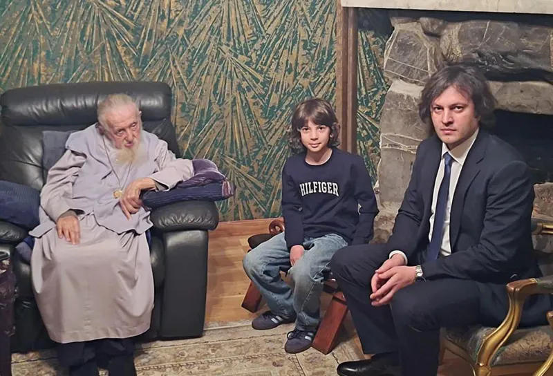 Irakli Kobakhidze visits Patriarch